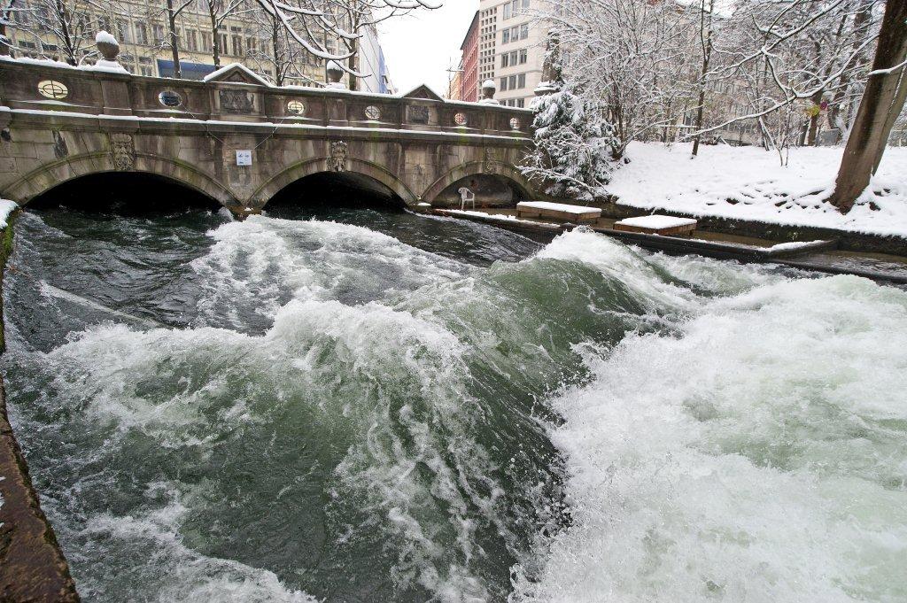 eisbachwelle.de - EISBACH MÜNCHEN RIVER SURFING – alles über Surfer ...
