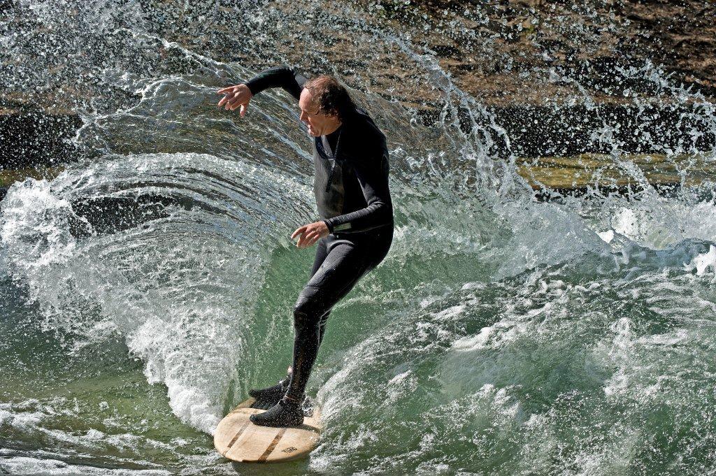 eisbachwelle.de - EISBACH MÜNCHEN RIVER SURFING – alles über Surfer ...