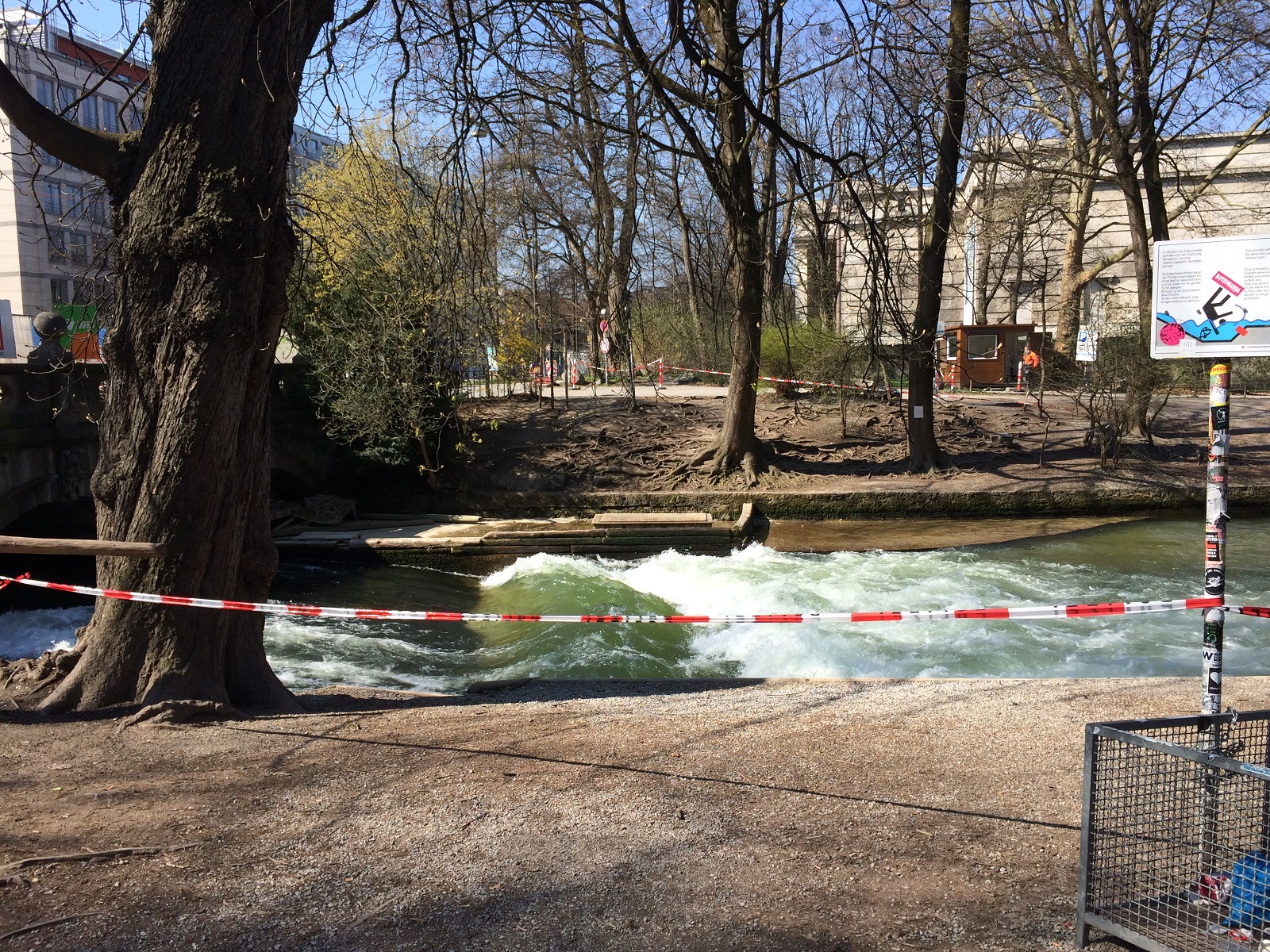 eisbachwelle.de - EISBACH MÜNCHEN RIVER SURFING – alles über Surfer ...